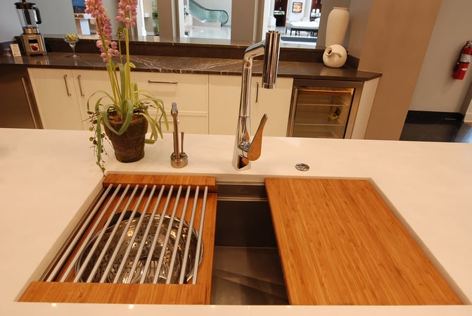 Chicago Kitchen Remodeling: What's Important in a Faucet?